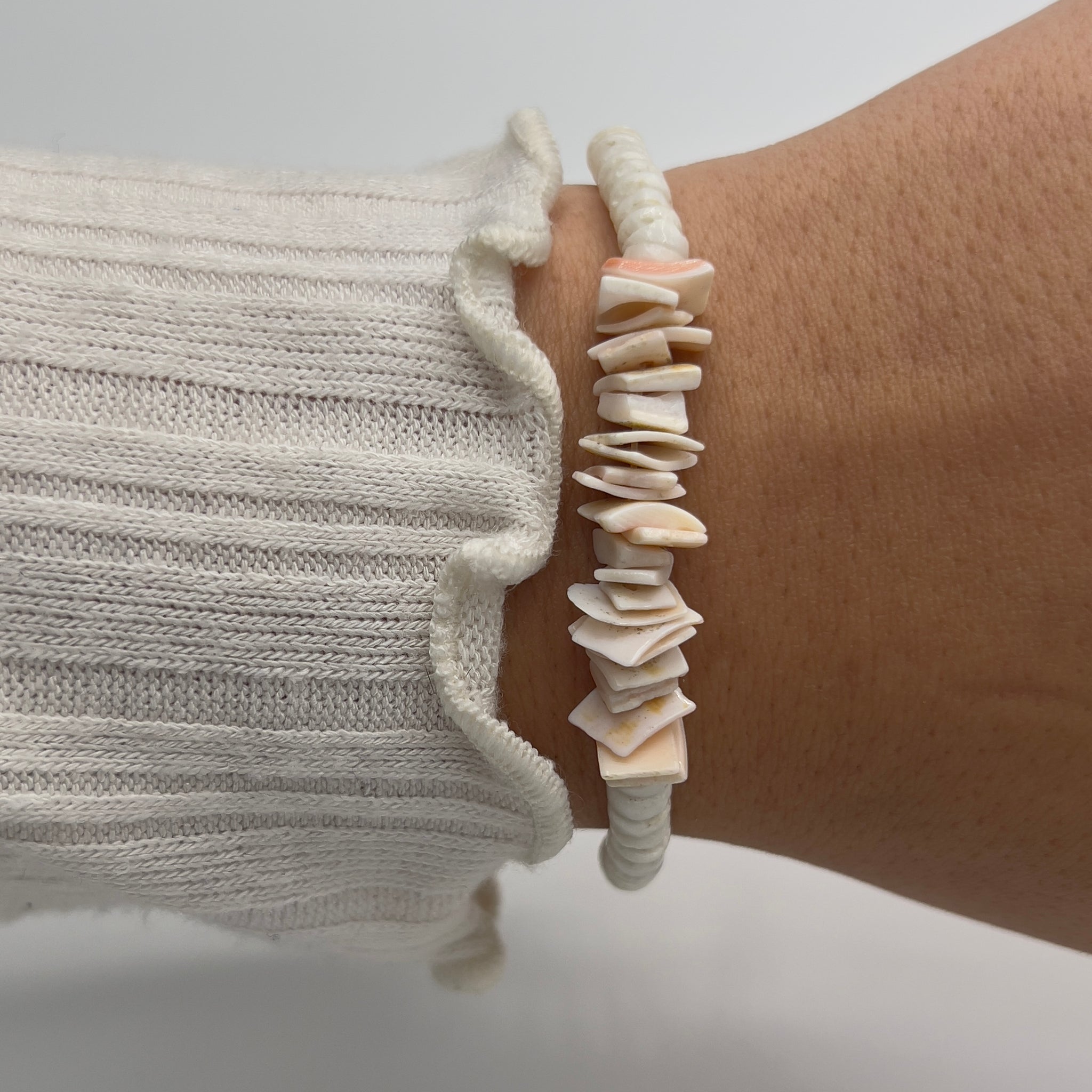 💞🤍 Baby Pink and White Puka Shell Bracelet