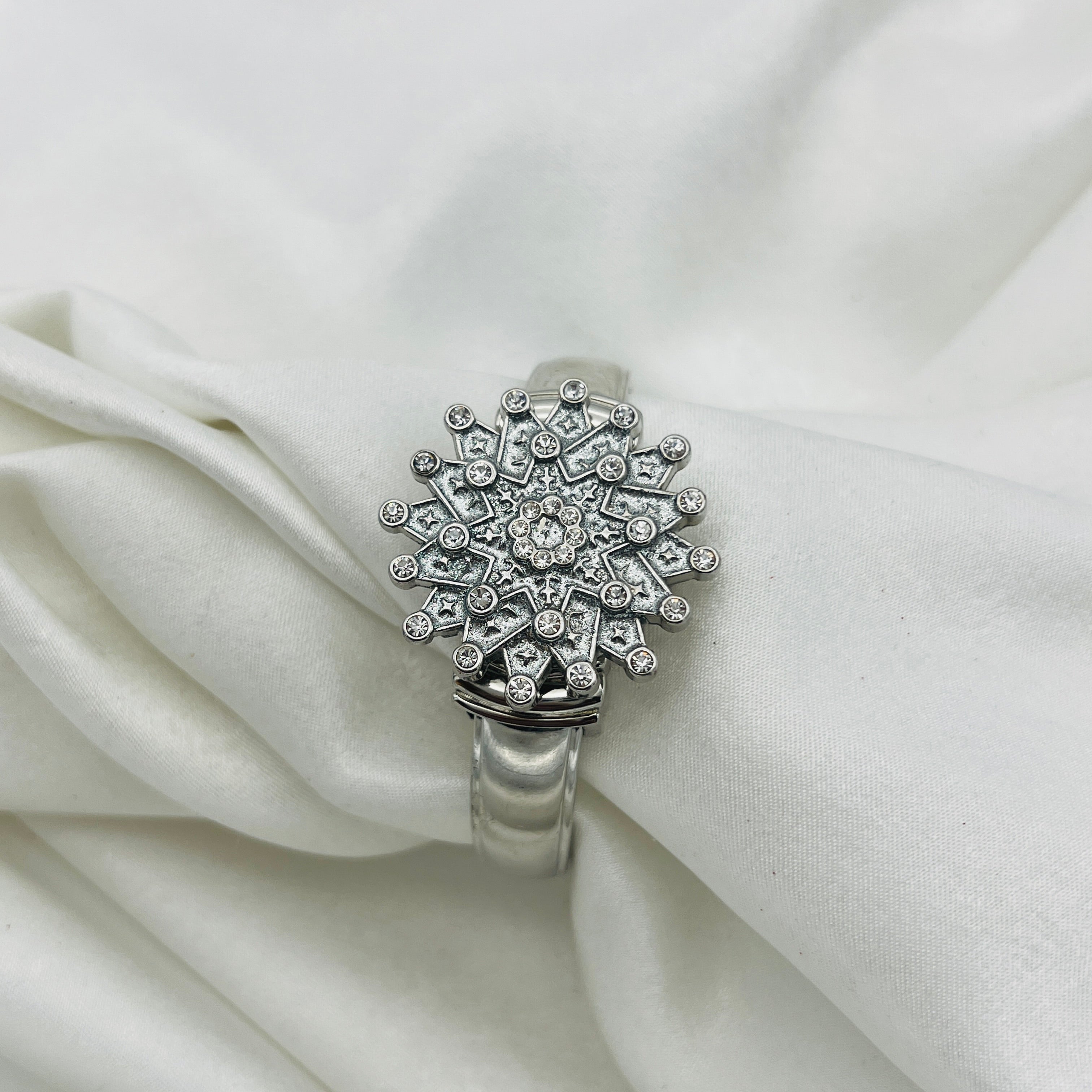Snowflake Peek-a-boo Watch – Dainty Dials