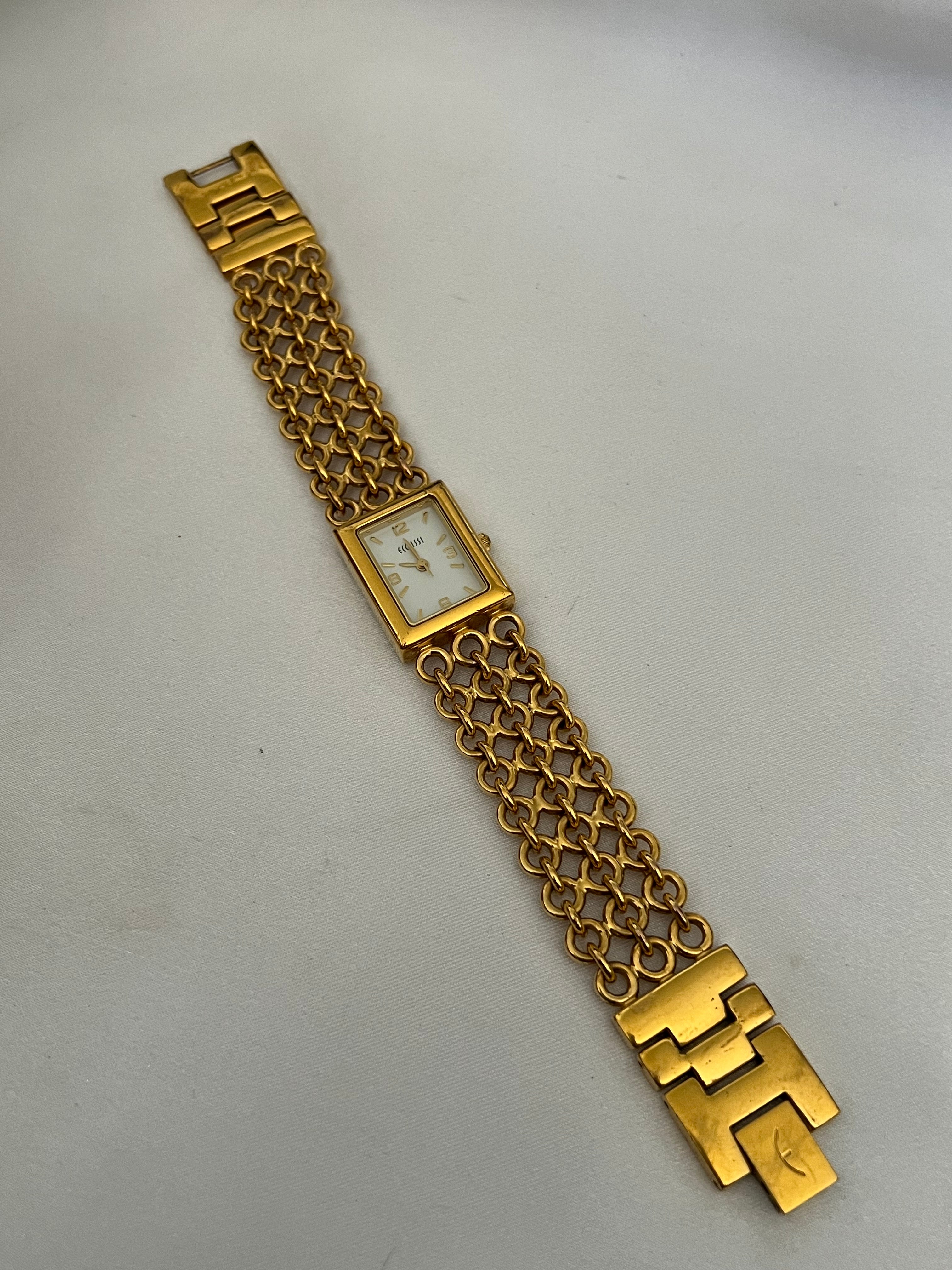 💛 Gold Rectangular Face Watch – Dainty Dials