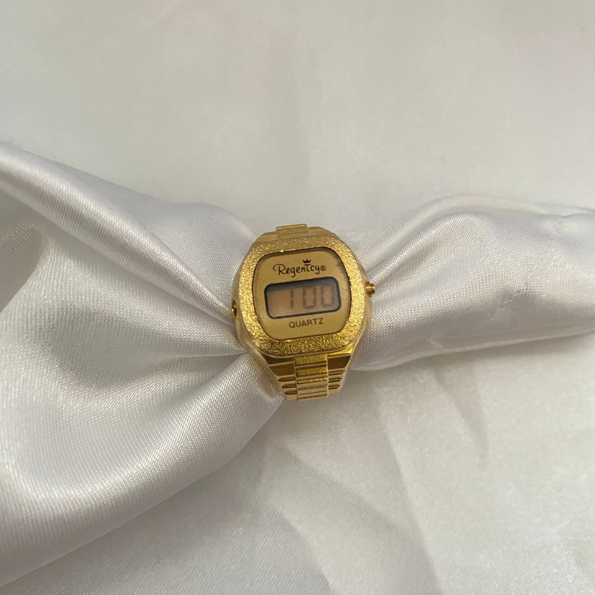 💛 Gold Digital Watch Ring